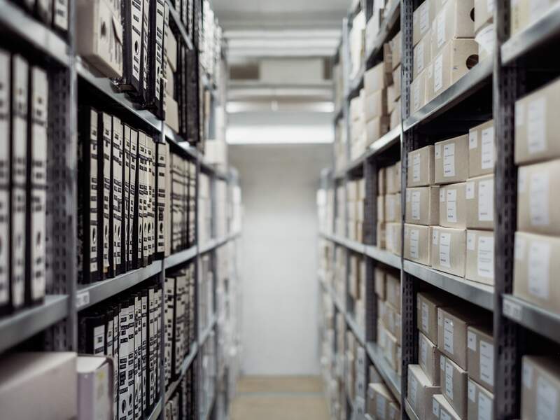 6 Reasons to Use Storage Units for Archiving